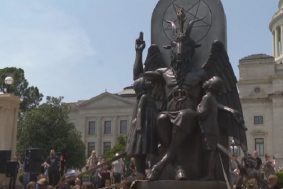 Satanists Raise Baphomet Statue in Little Rock, Arkansas - World ...