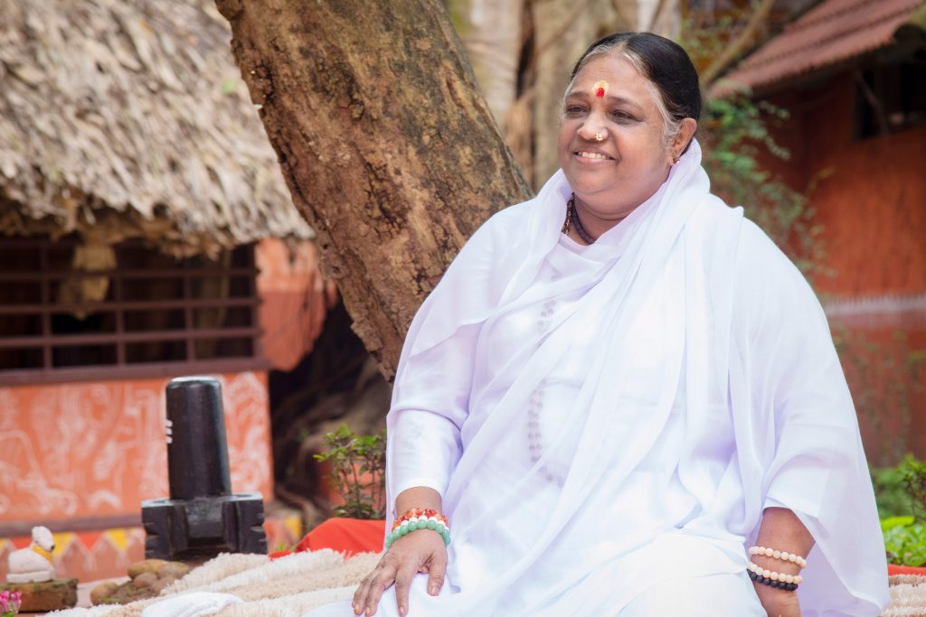 Profiles in Faith: Hindu Guru Amma—Mata Amritanandamayi - World ...